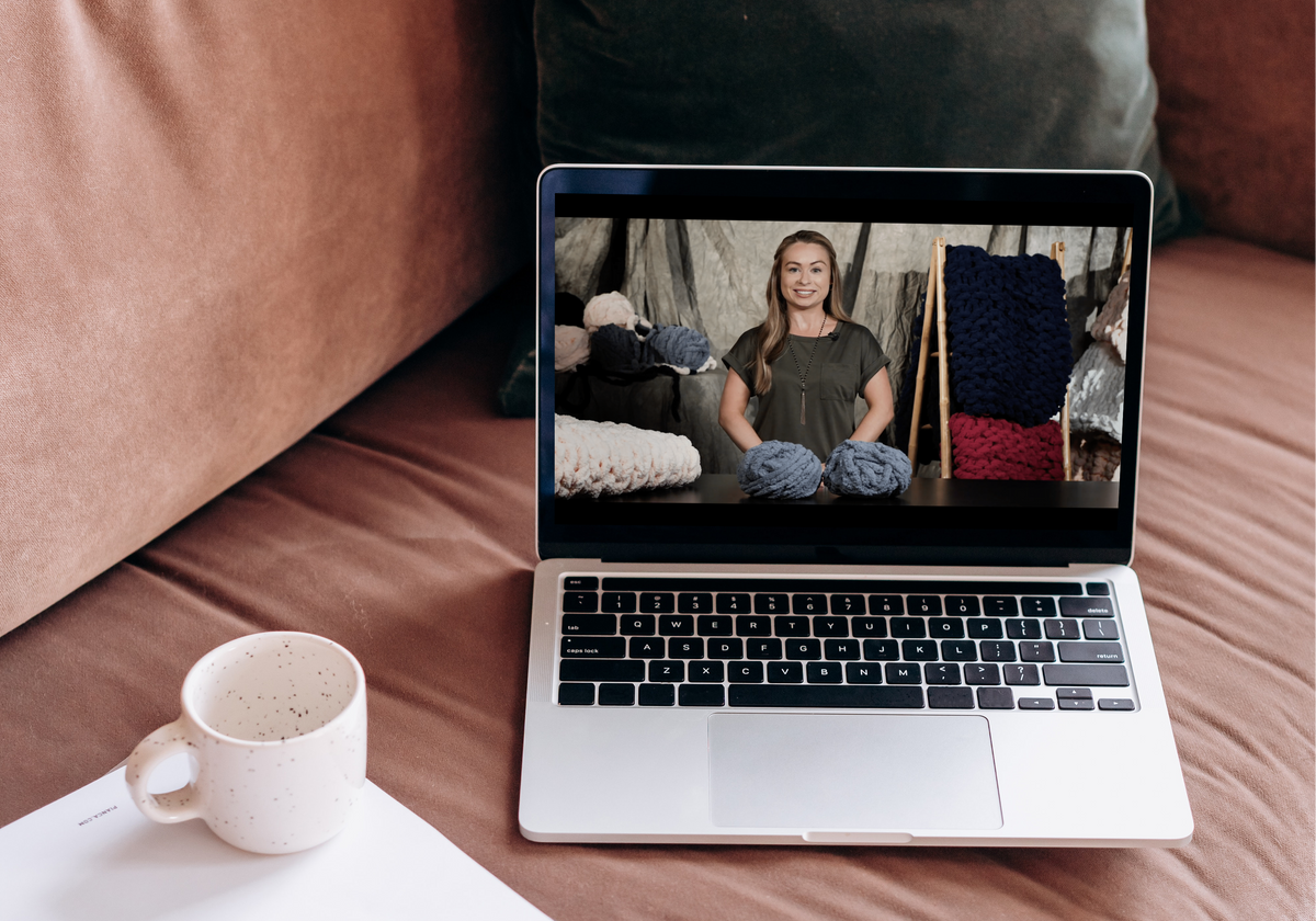 DIY Chunky Pillow Puff – Comfy Sunday